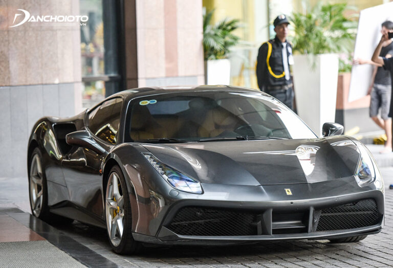 Siêu xe Ferrari: Giá xe Ferrari tại Việt Nam
