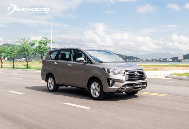 Toyota Innova 2021: Giá xe lăn bánh & đánh giá thông số kỹ thuật (7/ ...