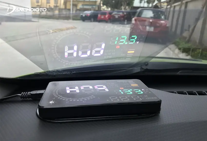 Top màn hình HUD hiển thị tốc độ trên kính lái tốt nhất